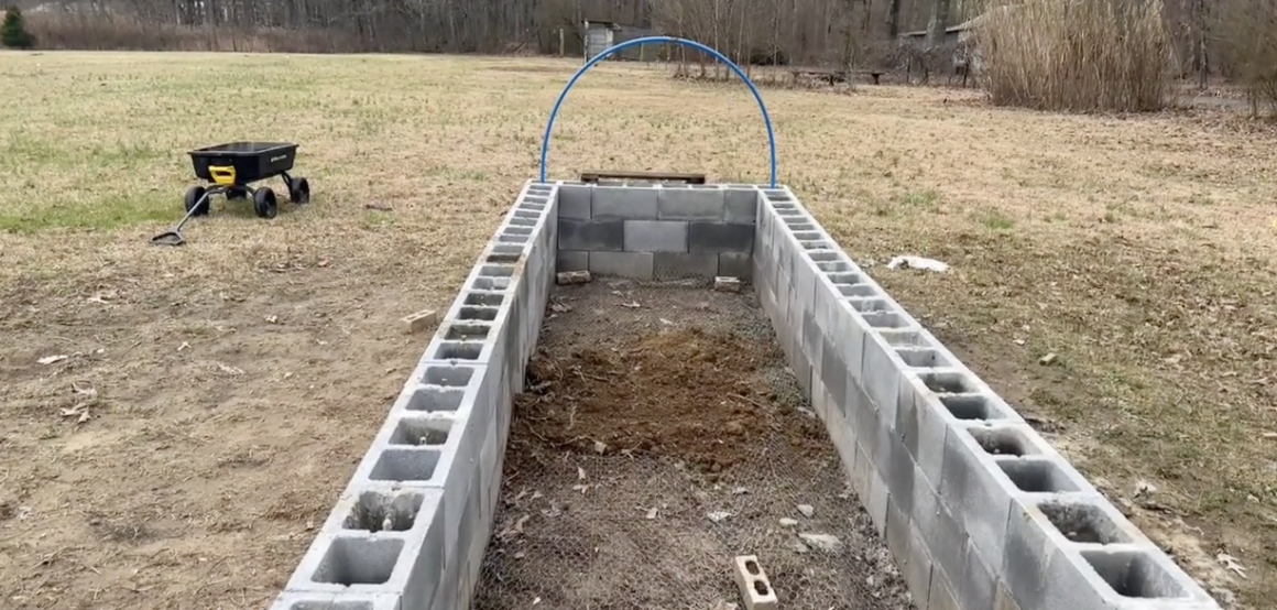 15 DIY Raised Garden Bed with Trellis - Northern Feeling